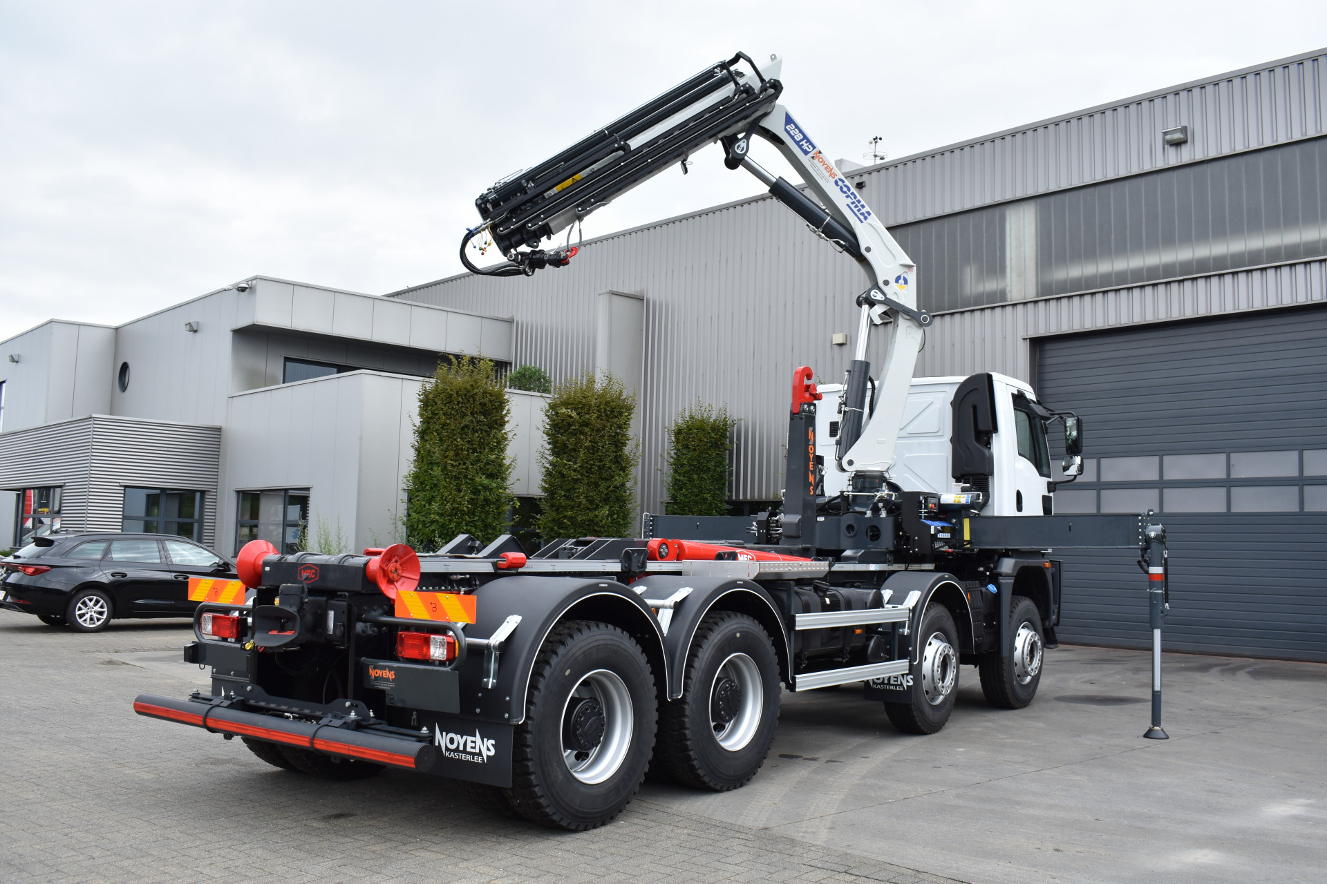 Laadkraan Copma 228.5 met containersysteem 20T Busi Group op FORD in ...