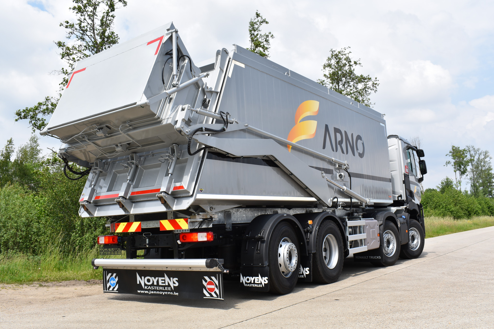 Kipper voor slachtafval transport op Renault in Hulshout › Jan Noyens ...